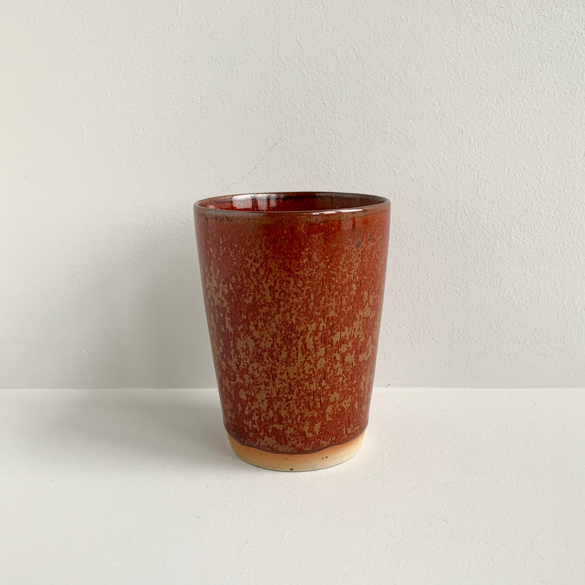 Tall Cup, Red Soil – Bornholmskeramikfabrik.dk